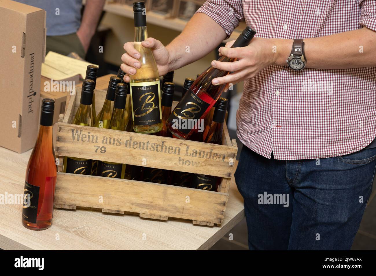 Wein aus deutschen landen hi-res stock photography and images - Alamy