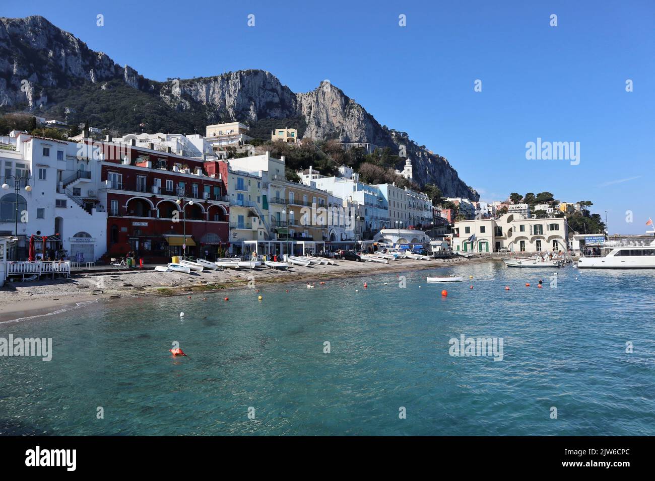 Capri - Panorama di Marina Grande dal molo dei traghetti Stock Photo ...
