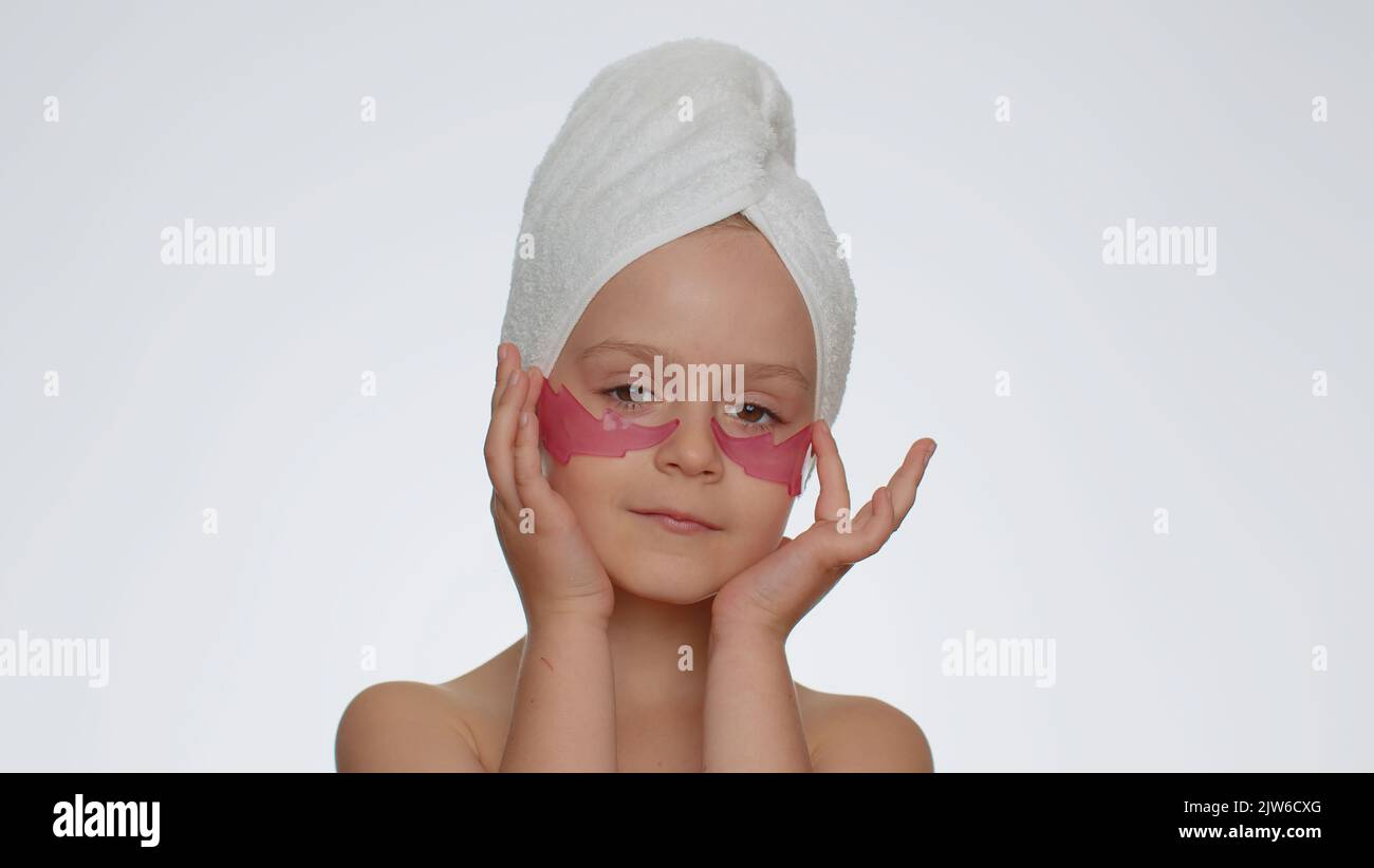 Child with eye patch care hi-res stock photography and images - Alamy
