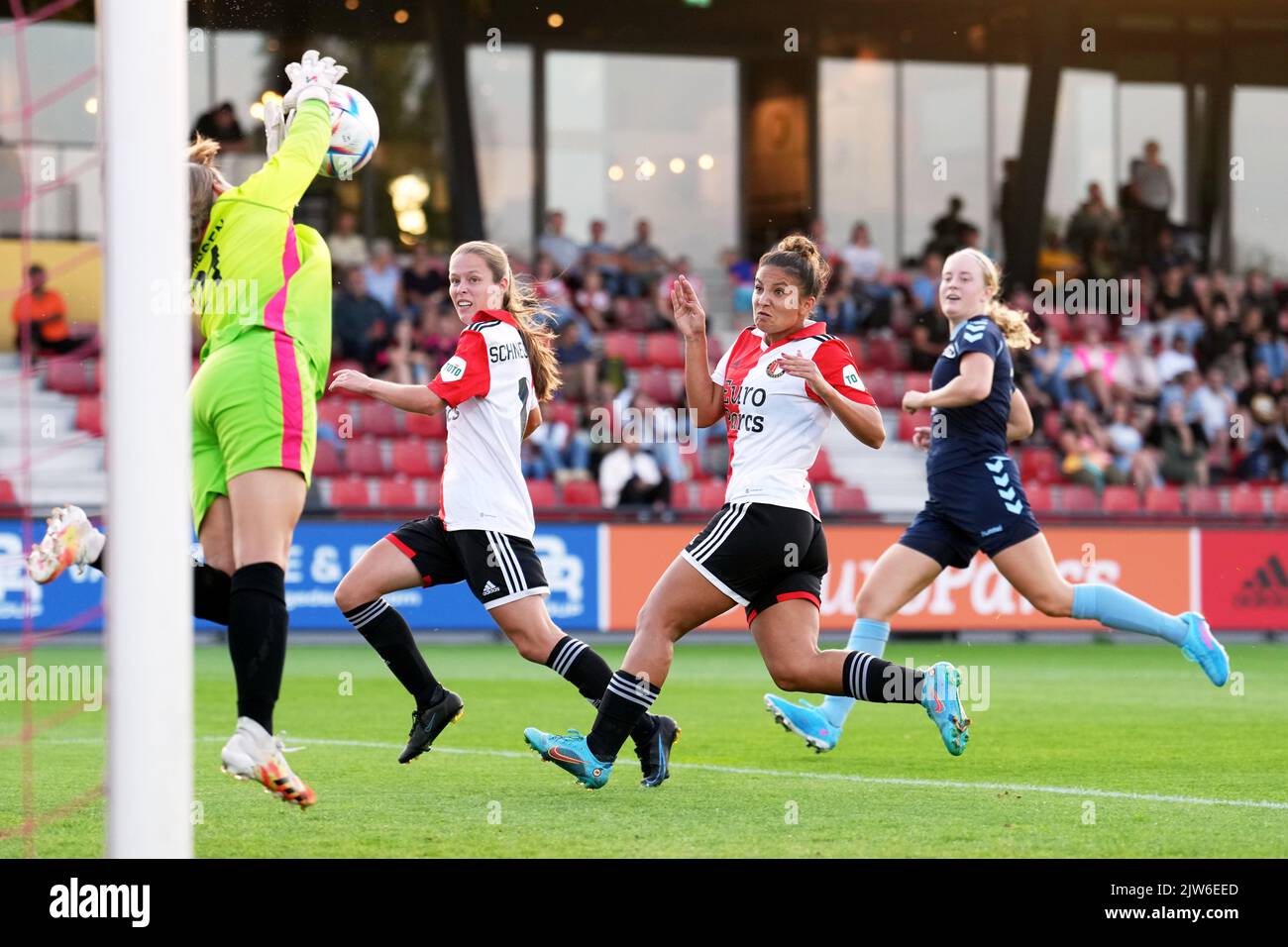 Rotterdam - Zoi van de Ven of Feyenoord Vrouwen 1 during the match ...