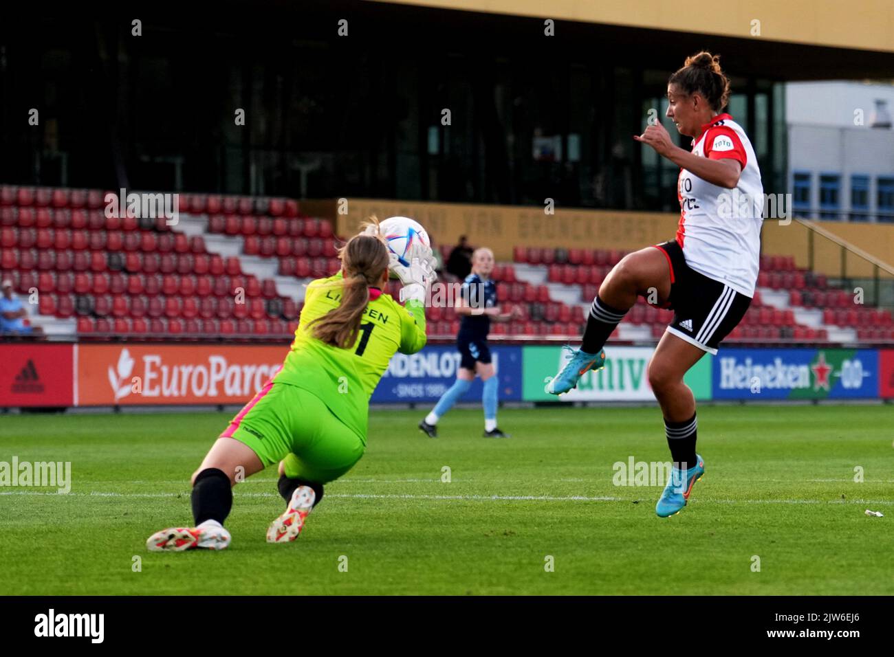 Rotterdam - Sabrine Ellouzi of Feyenoord Vrouwen 1 during the match ...