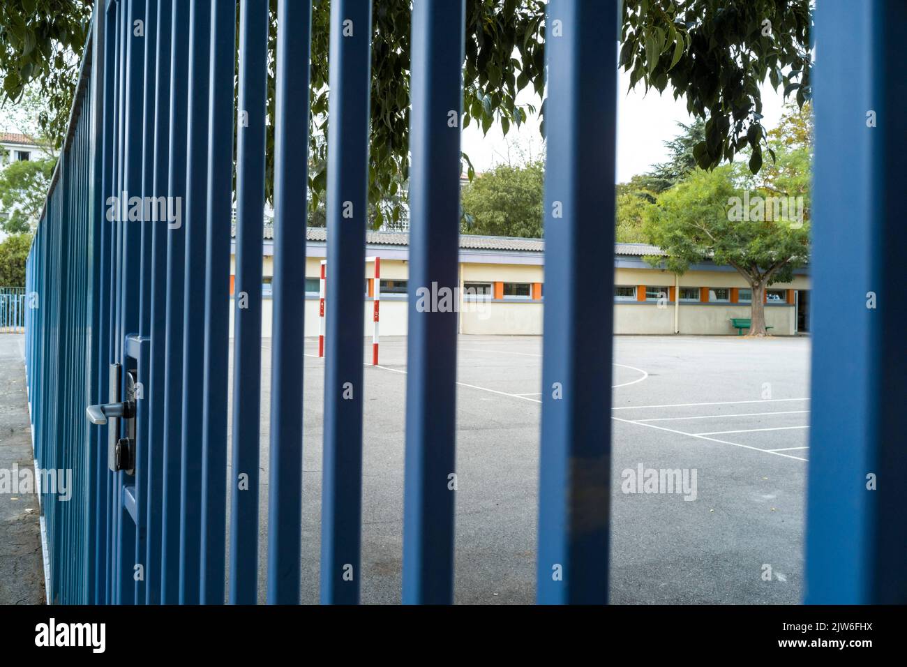 Visit of the Papus elementary school to discover the new canteen and ...