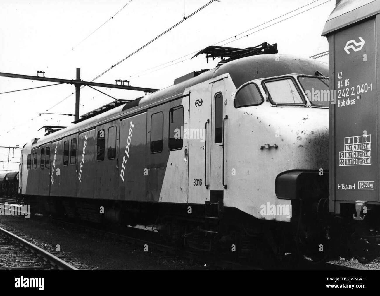 Image of the MotorPoste car no. 3016 (Plan MP) of the P.T.T. in Sittard ...