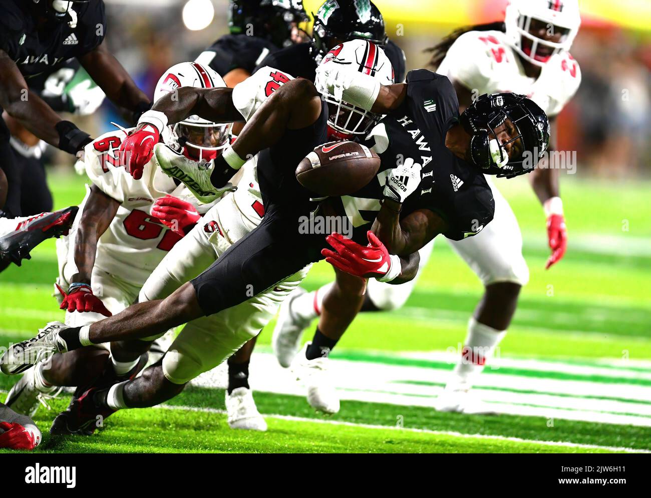Honolulu, Hawaii, USA. 3rd Sep, 2022. Hawaii Rainbow Warriors kick ...