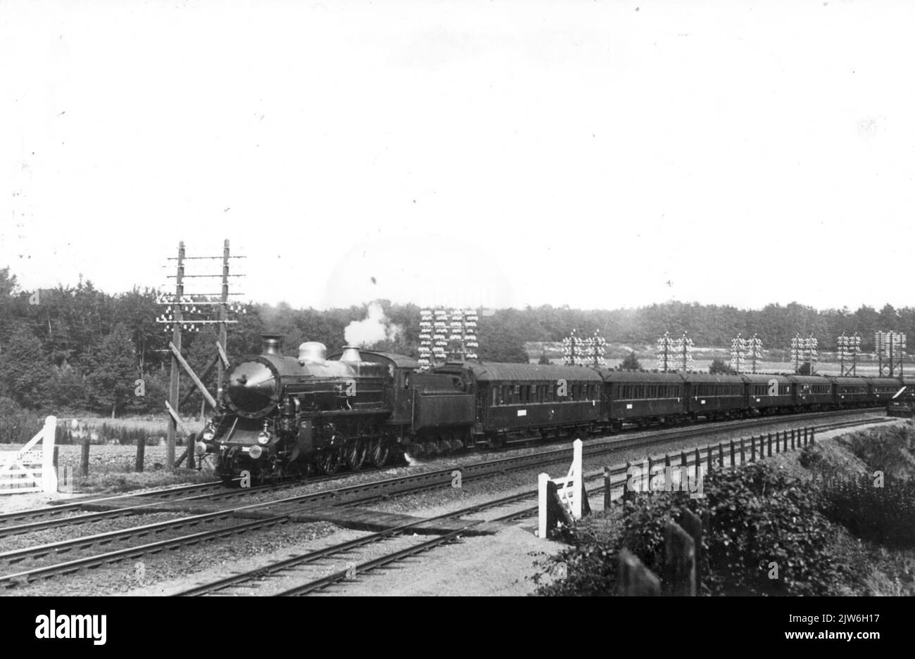 Image of a steam locomotive from the 3600 series of the N.S. With international carriages such ...
