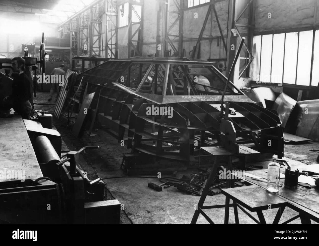 Image of the frame of the top of the head of an electric train set ...