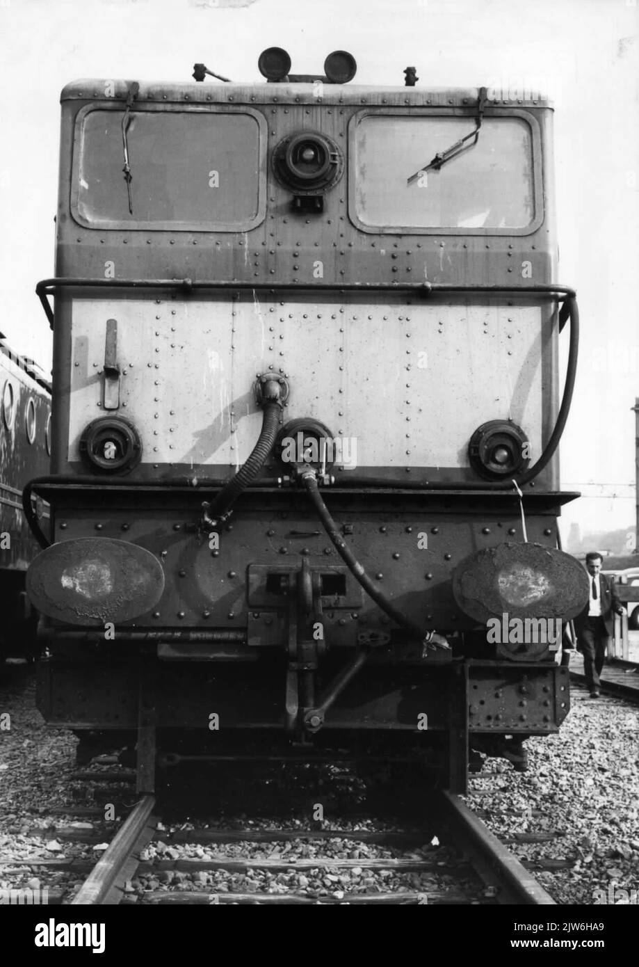 Image of the English locomotive No. E27002 (series 1500) at the main ...
