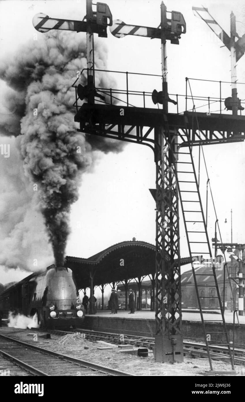Image of the steam locomotive nr 3804 (series 3700/3800) of the N.S ...