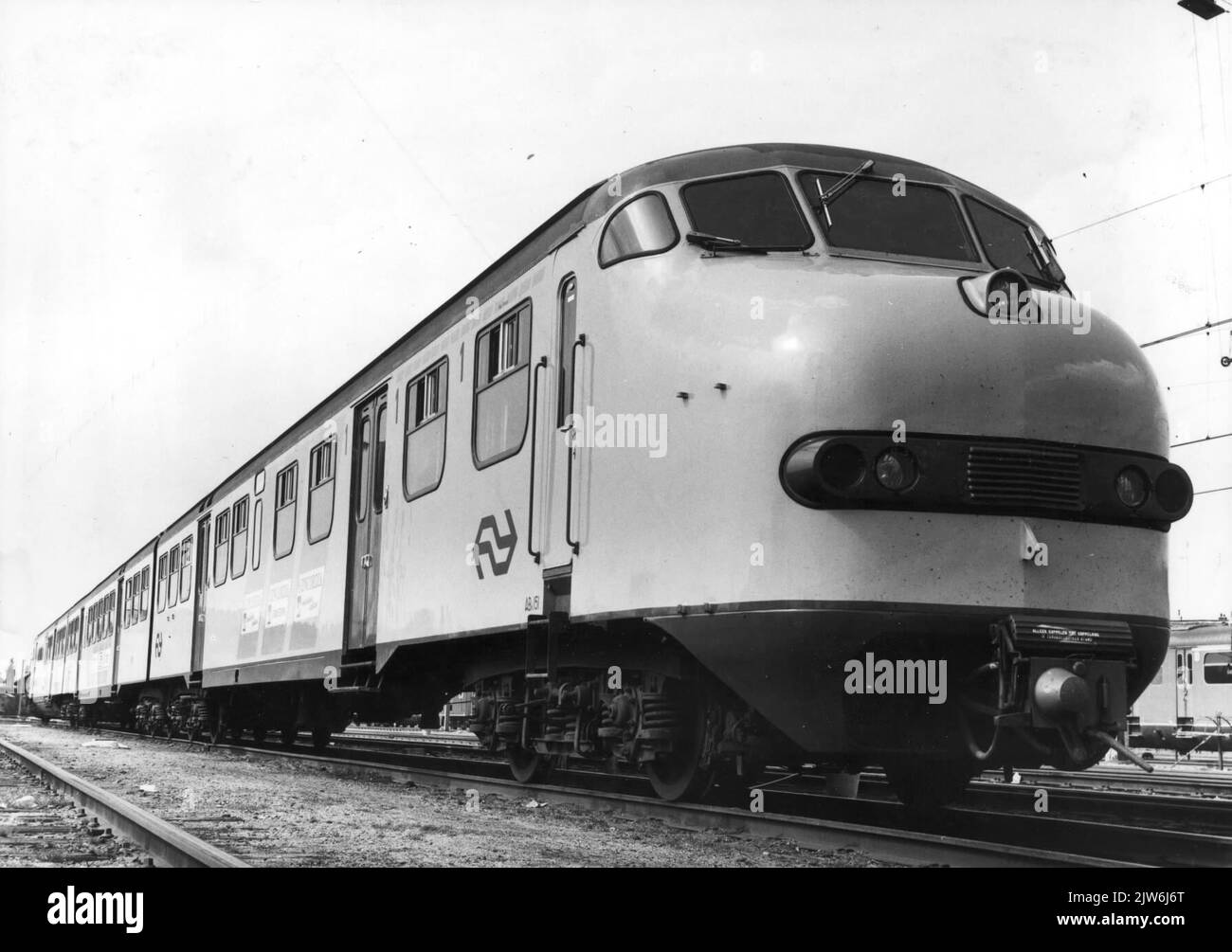 Image of the diesel-electric train set no. 151 (the 3, plan u) of the N ...