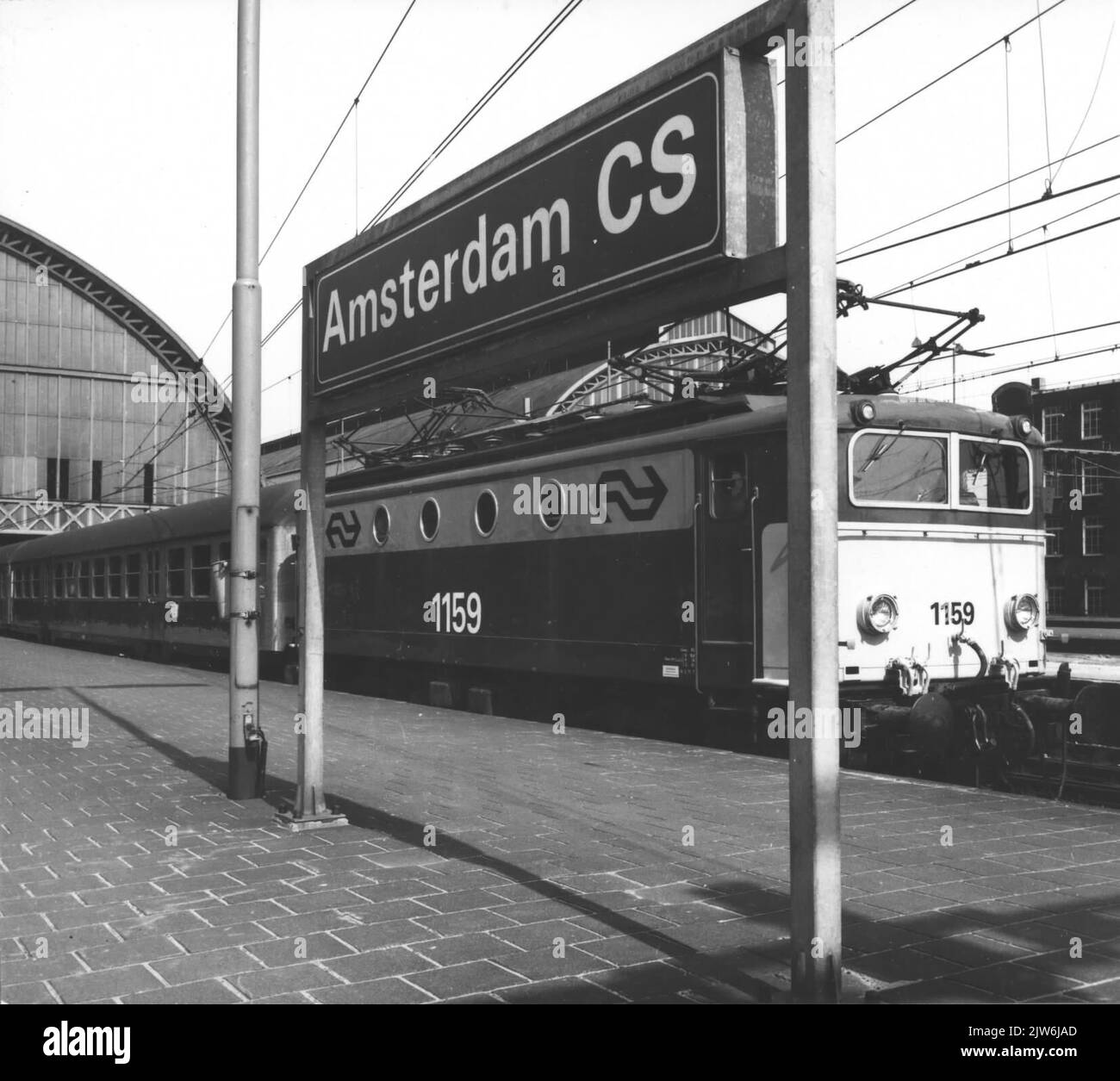 Image of the electric locomotive nr 1159 (series 1100) of the N.S with ...
