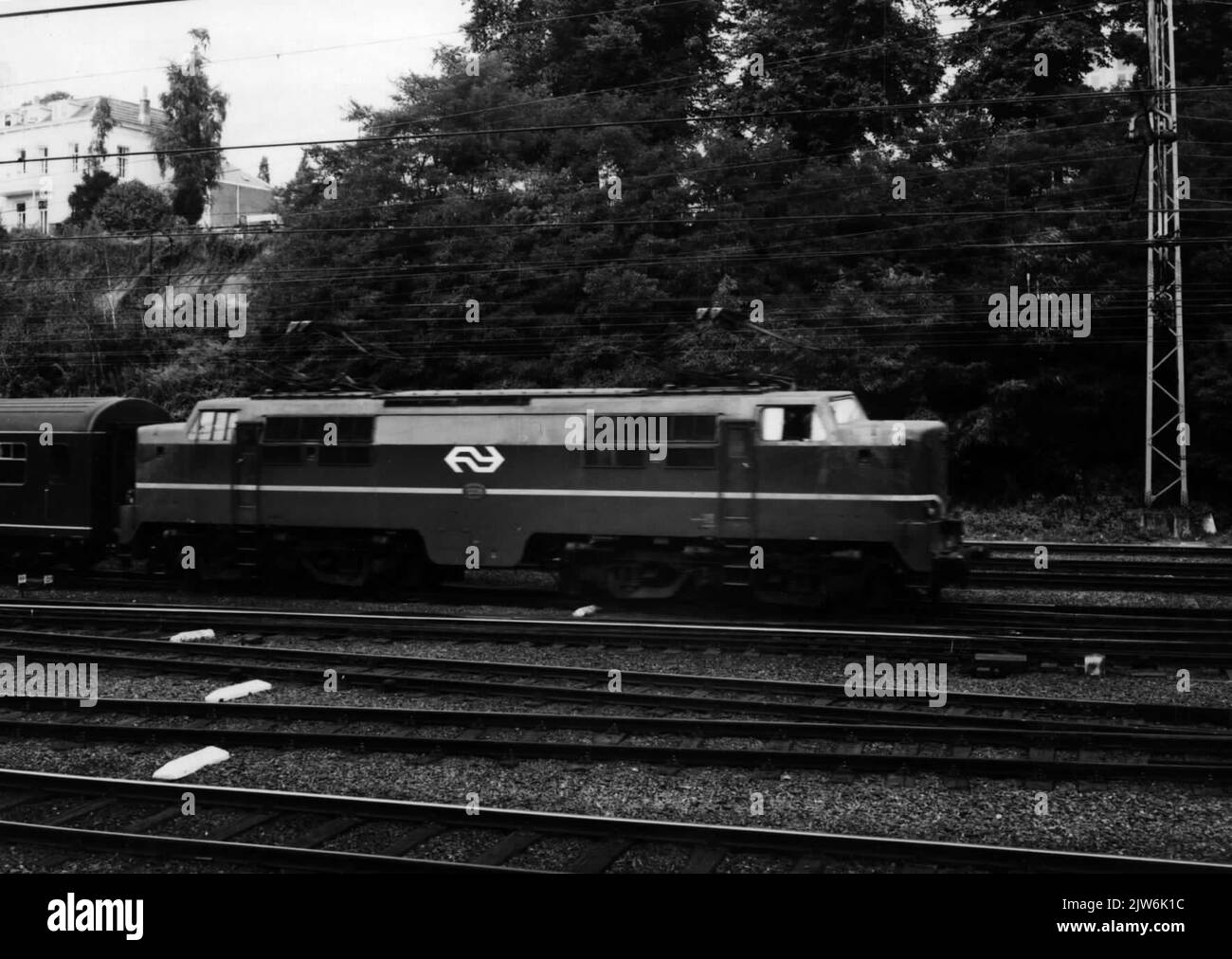 Image of an electric locomotive from the 1200 series of the N.S. With a ...
