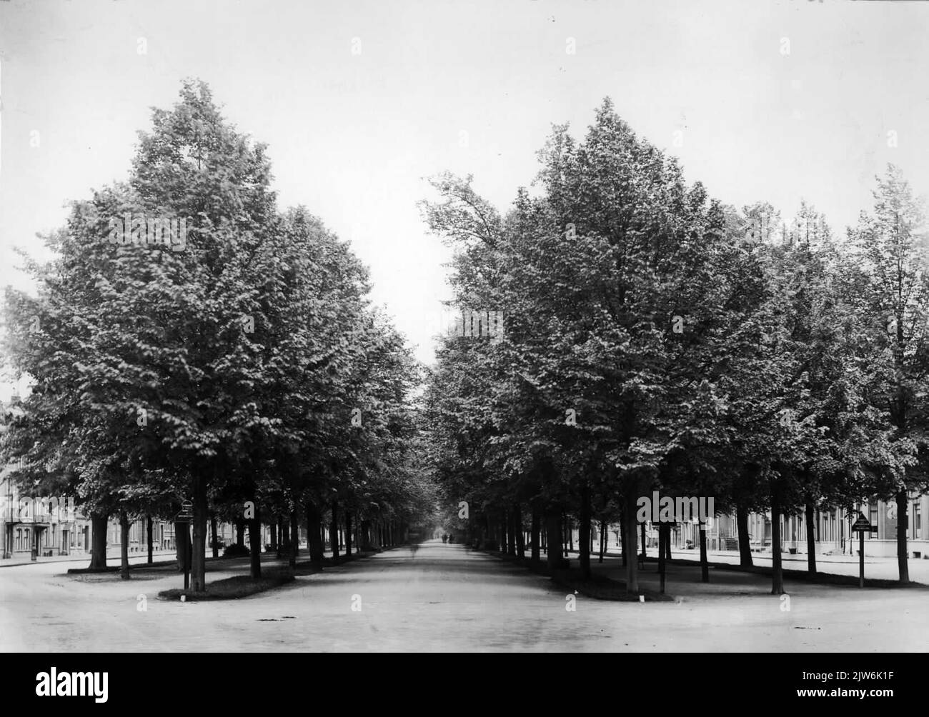 Image of loading sand at the Zanderij of the N.S. in Wouw, for the ...