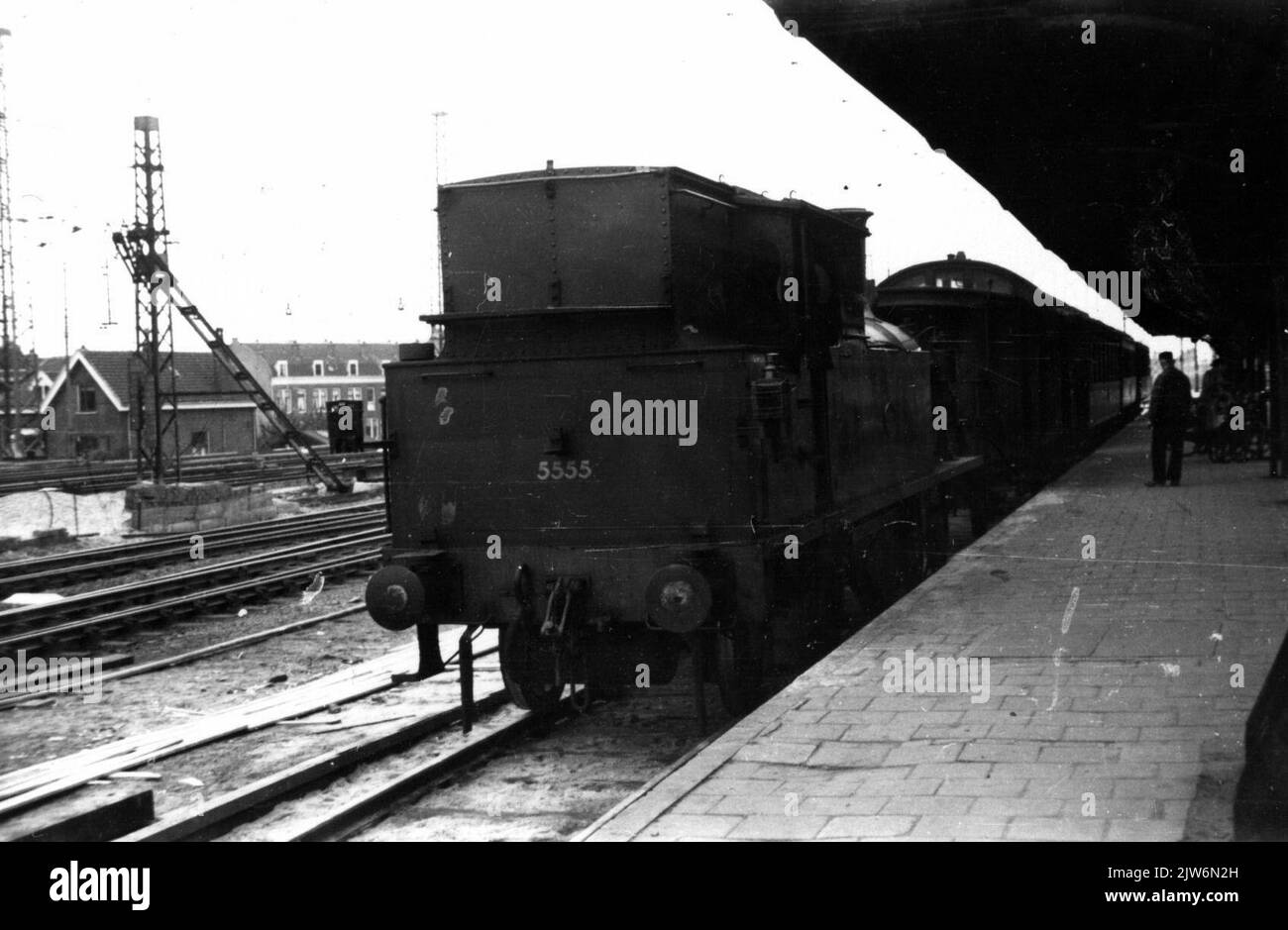 Image of the steam locomotive No. 5555 (series 5500) of the N.S. With a ...