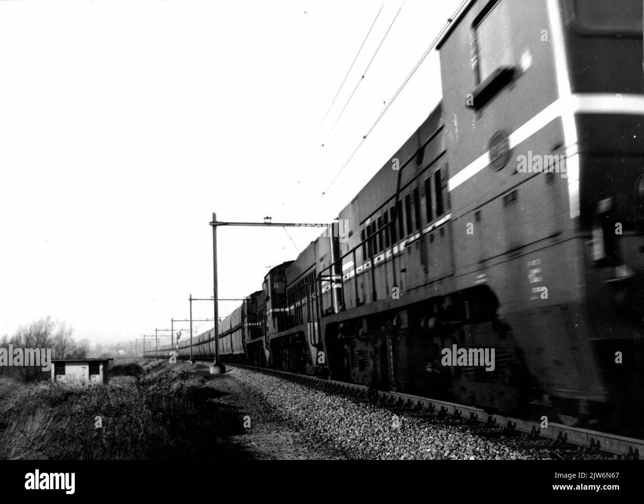 Image of an Ert train, drawn by three diesel-electrical locomotives ...