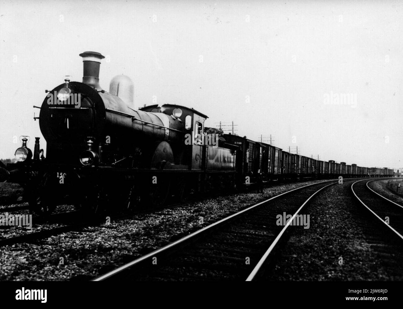Image of the steam locomotive No. 1505 (series 1500; Nos. 1501-1507) of the N.S. With a freight ...