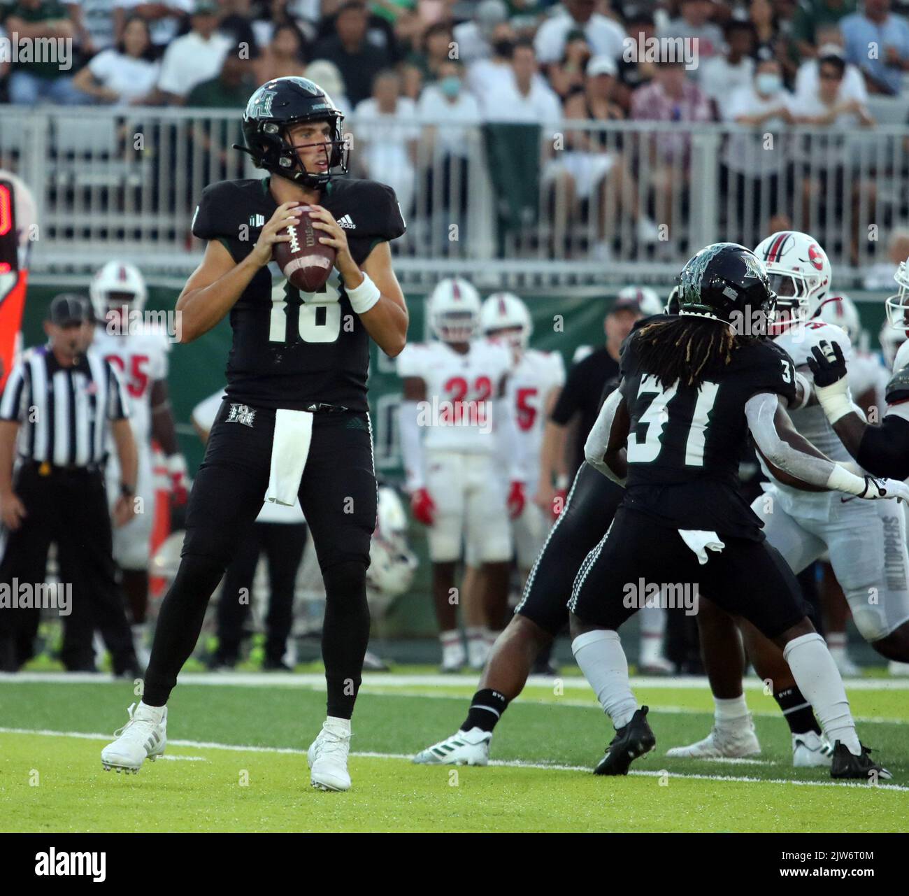 September 3, 2022 - Hawaii Rainbow Warriors quarterback Joey Yellen (18 ...