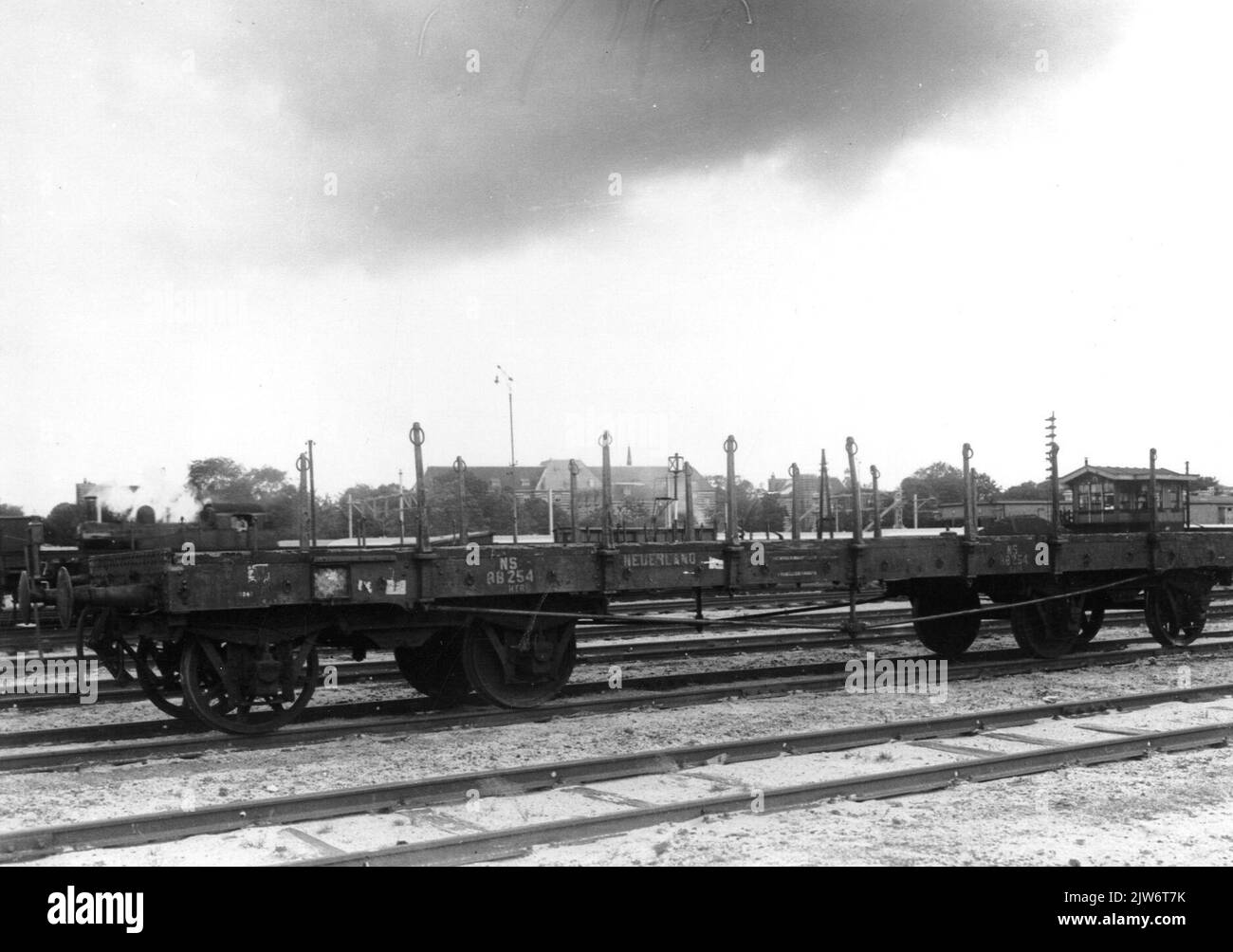 Image of the 4-axle Rongenwagen No. NS 88254 (Type HTR) on the yard in ...