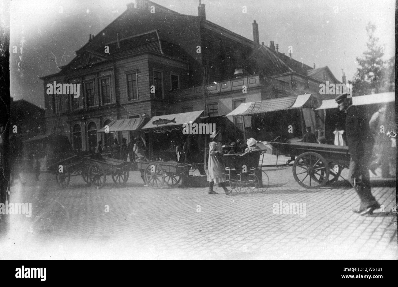 View of some market stalls for the Stadsschouwburg (Vredenburg 91) in ...