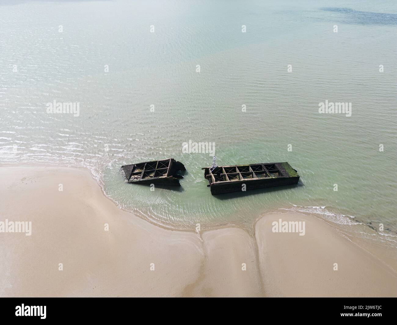 Mulberry harbour ww2 hi-res stock photography and images - Alamy