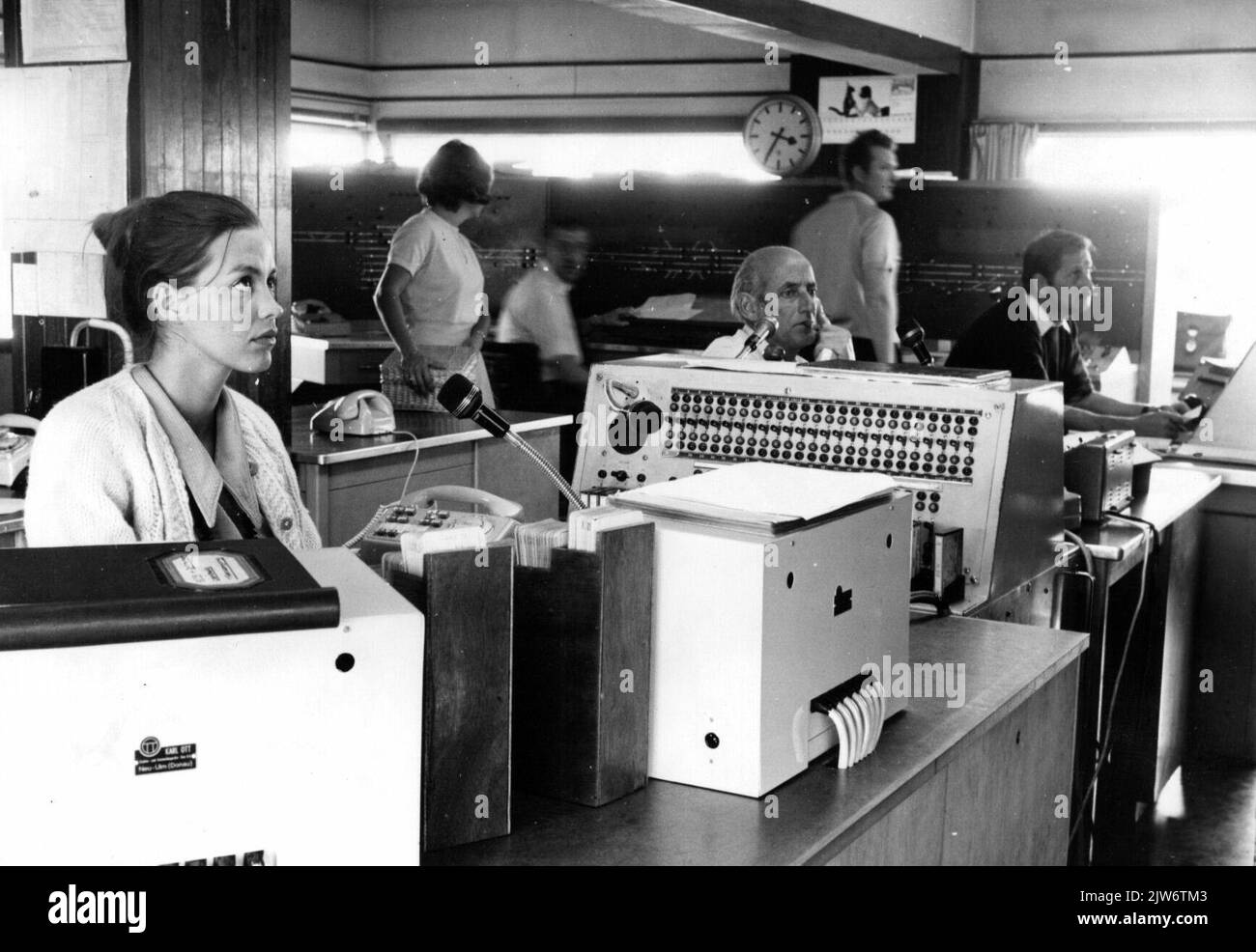 Image of train service leaders in the Seinhuis (CVL post) of the N.S ...