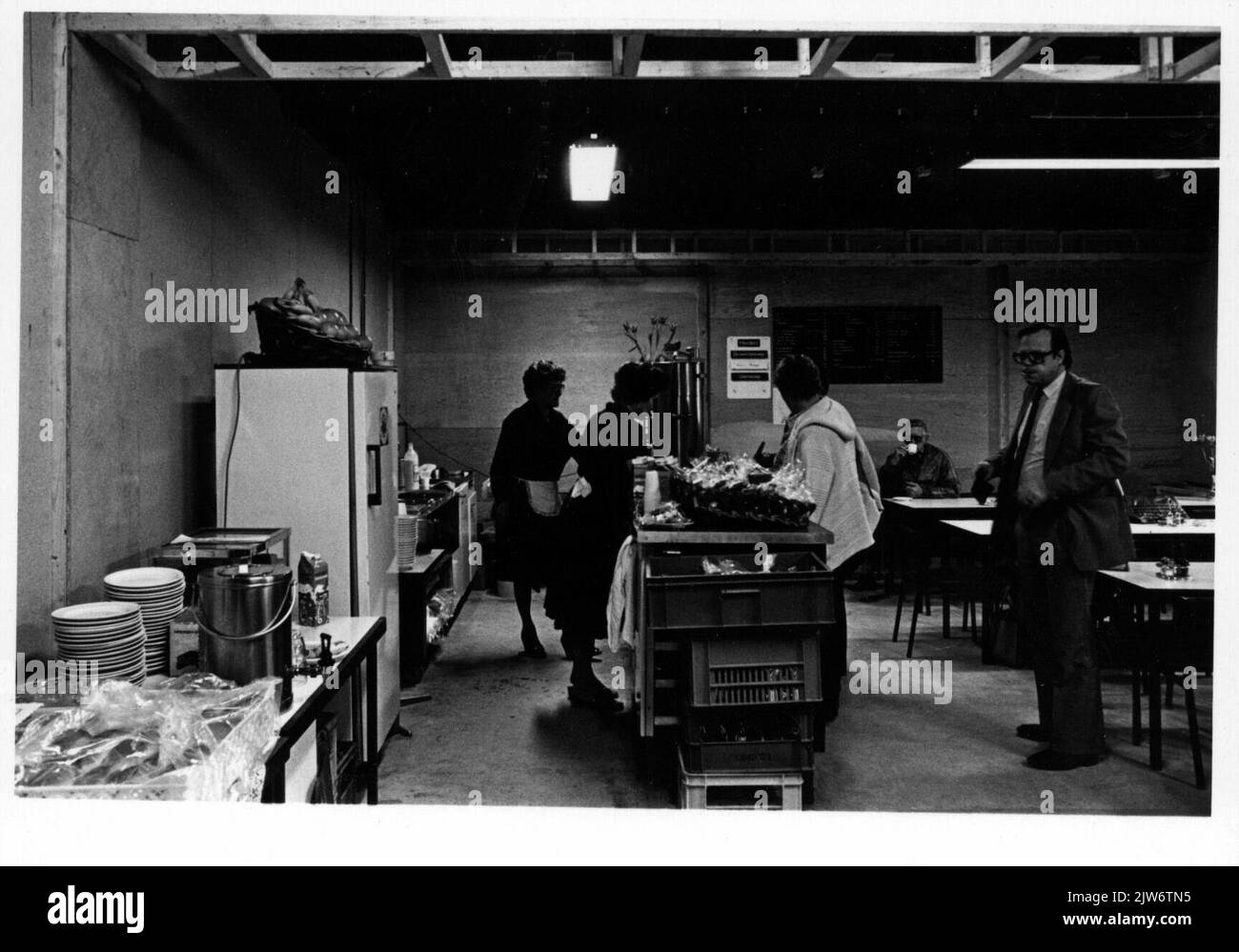 Interior of the canteen of the main building III (HGB III, Moreelsepark ...