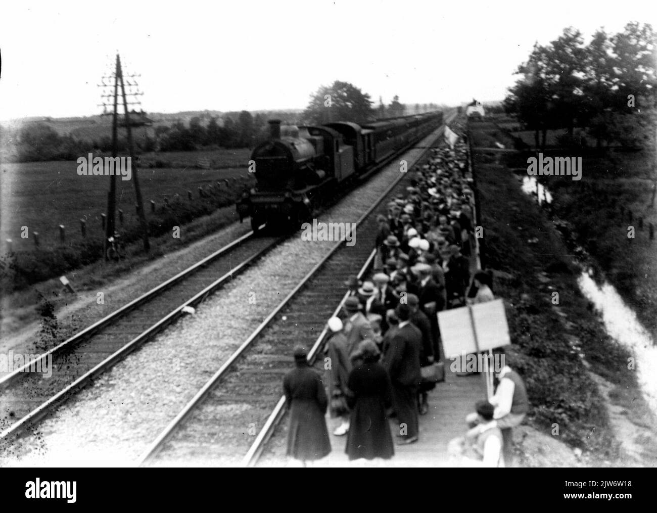 Image of a steam locomotive from the series 3700/3800 of the N.S. With ...