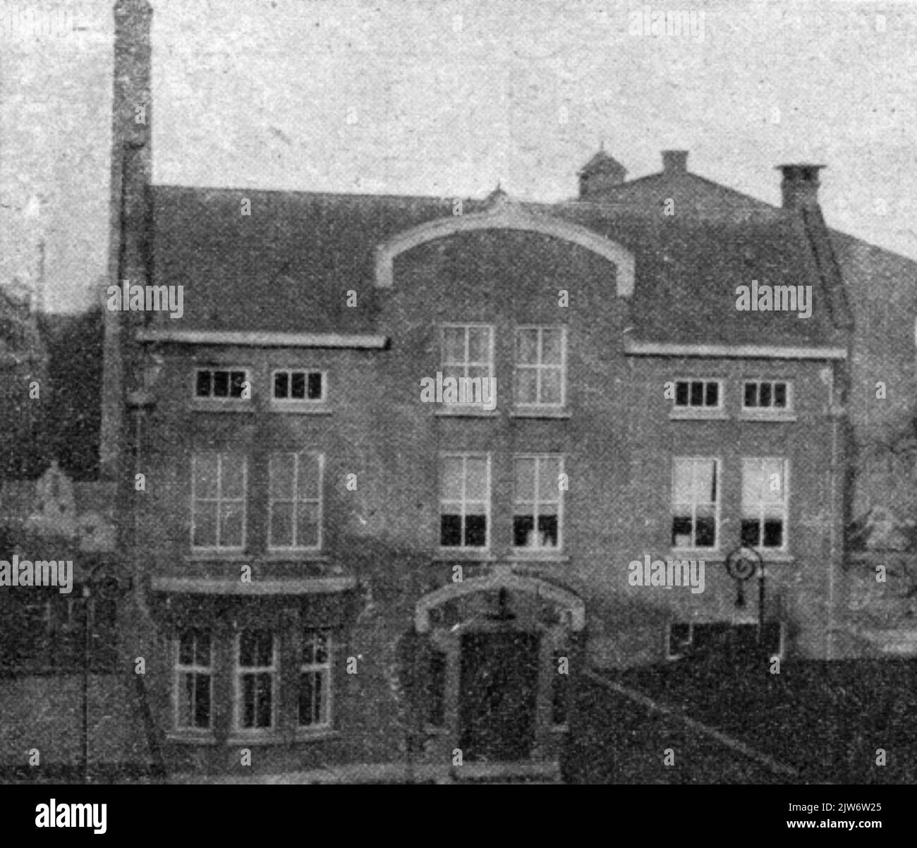 View of the facade of the swimming pool O.Z.E.B.I (Biltstraat 4) in ...