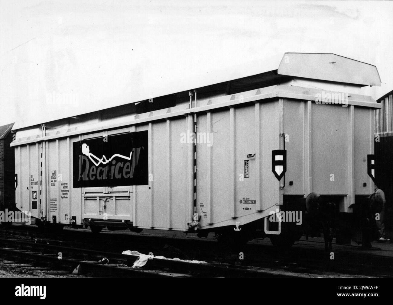 Image of a loaded press car from the N.S. For the transport of foam ...