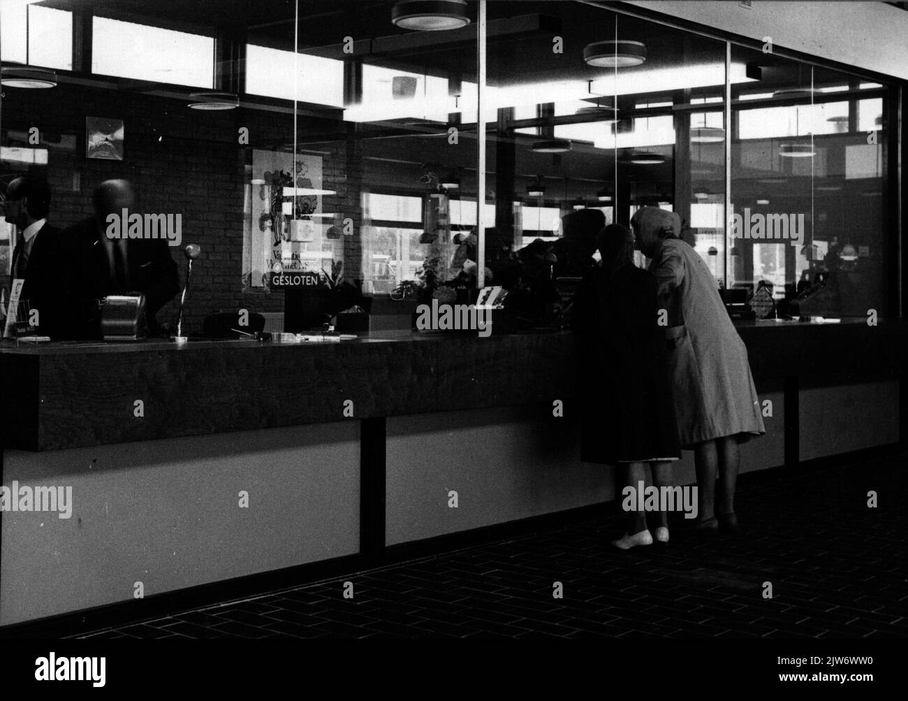 Sales counters Black and White Stock Photos & Images - Alamy