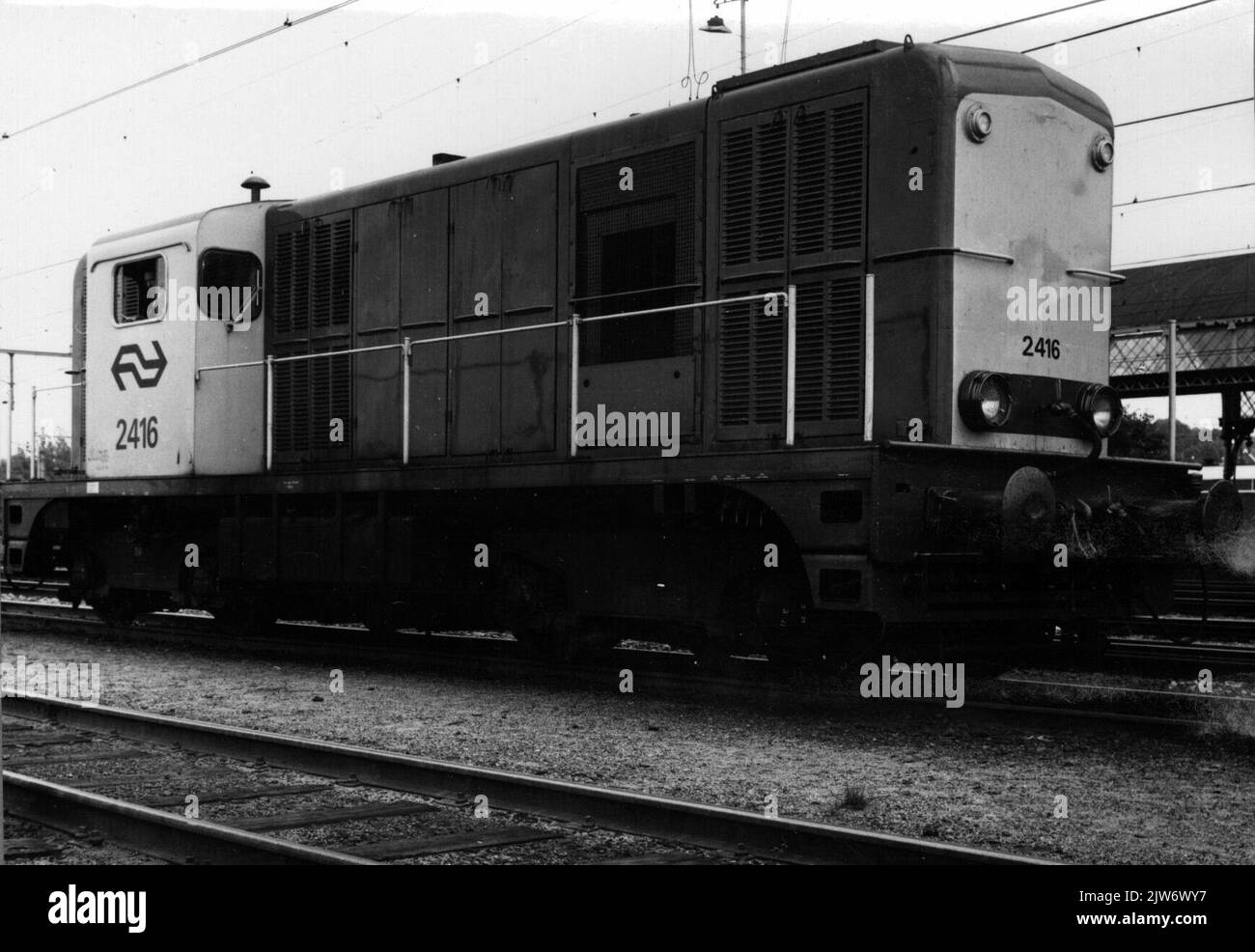 Image of the Diesel-Electric Locomotive No. 2416 (series 2400/2500) of the N.S. In new yellow ...