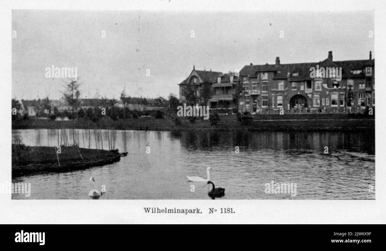 View in the Wilhelminapark in Utrecht with the facades of a few houses ...