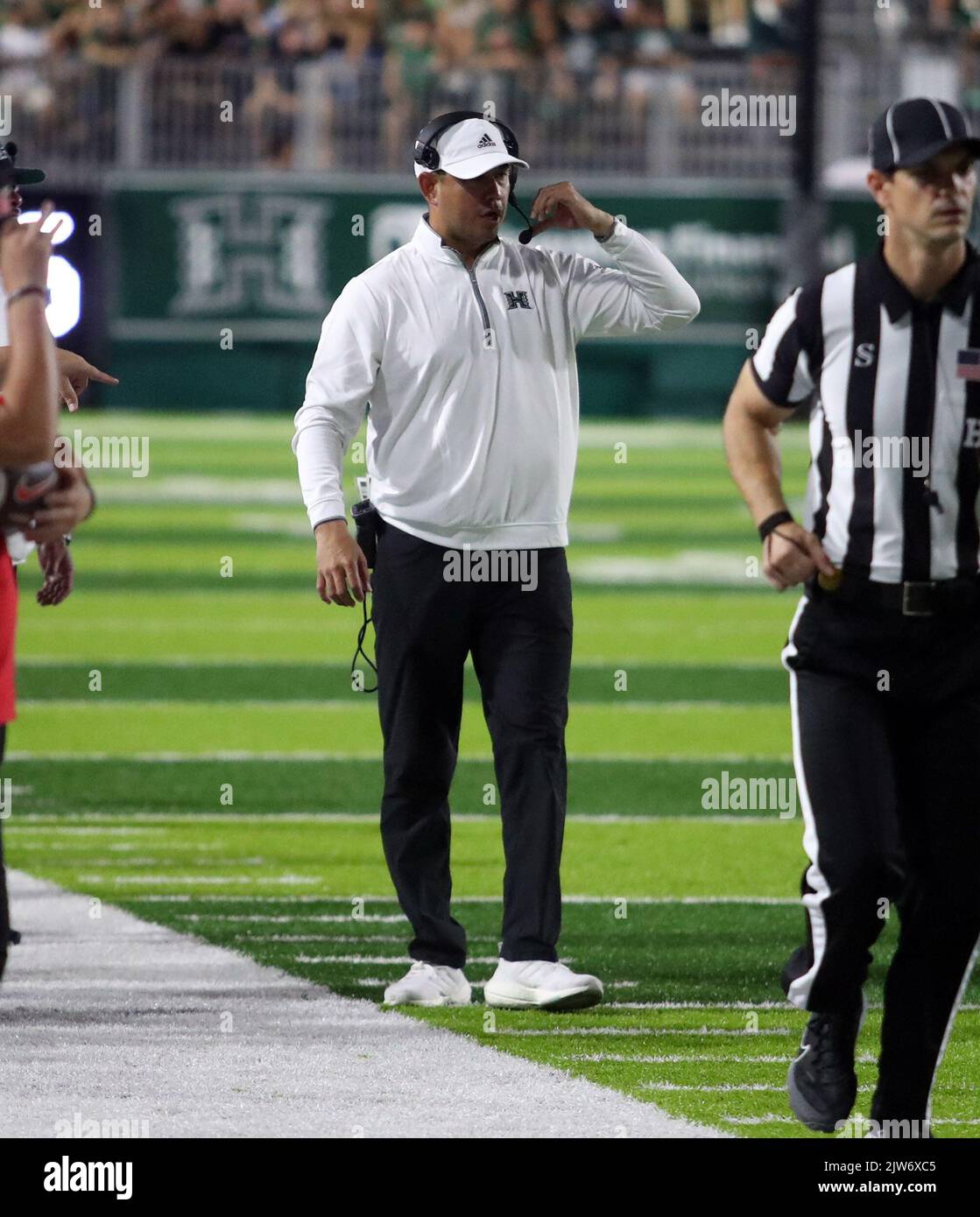 September 3, 2022 - Hawaii Rainbow Warriors head coach Timmy Chang ...