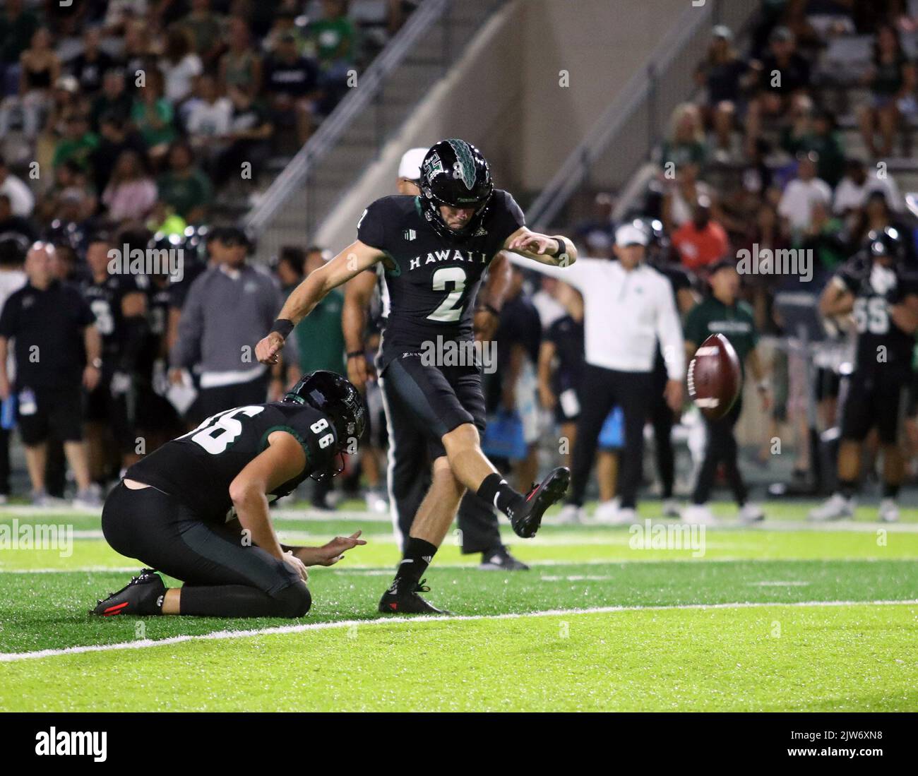 September 3, 2022 - Hawaii Rainbow Warriors place kicker Matthew ...