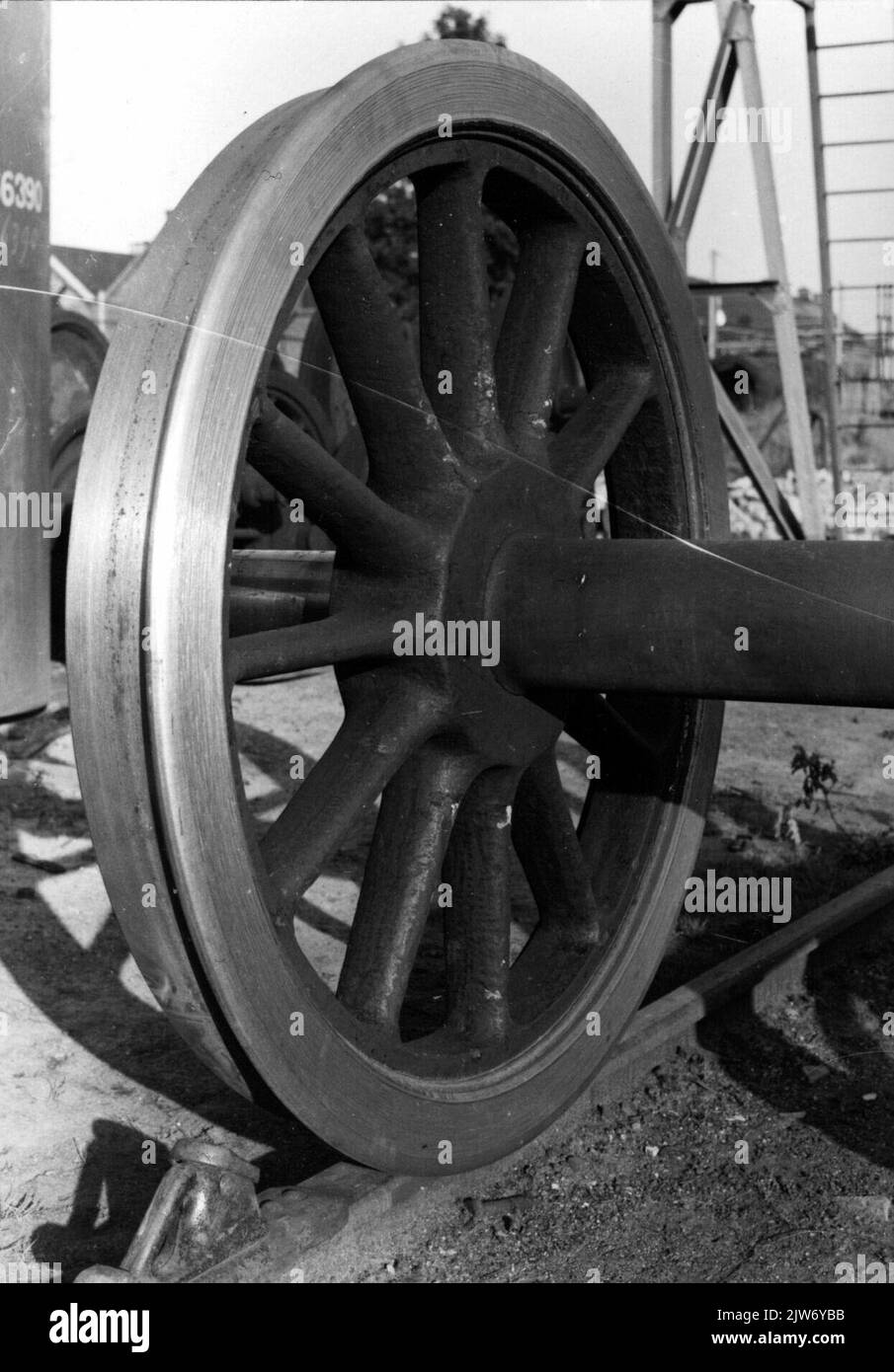 Image of a railway wheel at the Lijnwerkplaats of the N.S. in Utrecht ...
