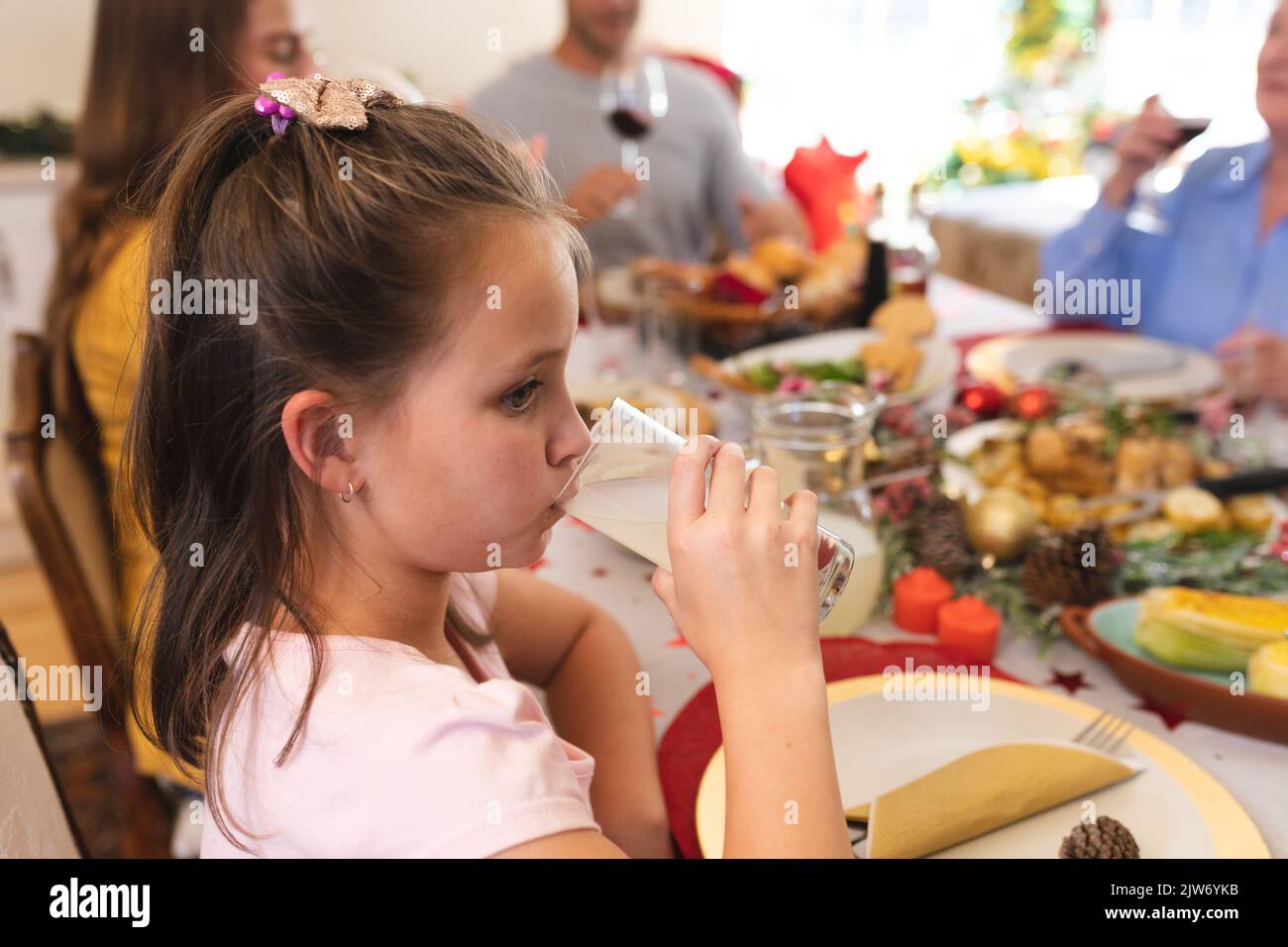 Beautiful dinner table hi-res stock photography and images - Alamy