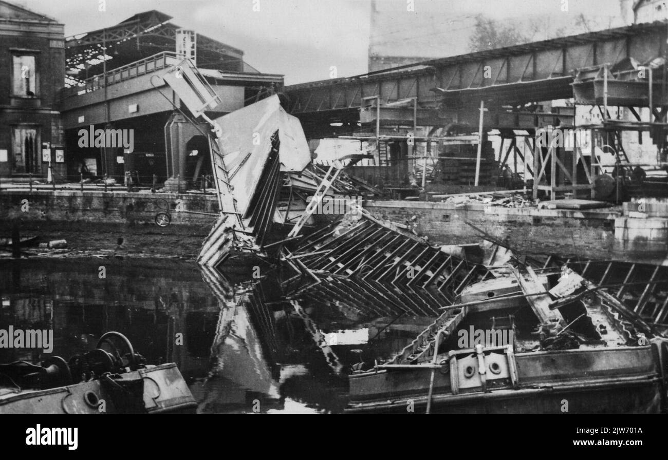 Beurs station Black and White Stock Photos & Images - Alamy