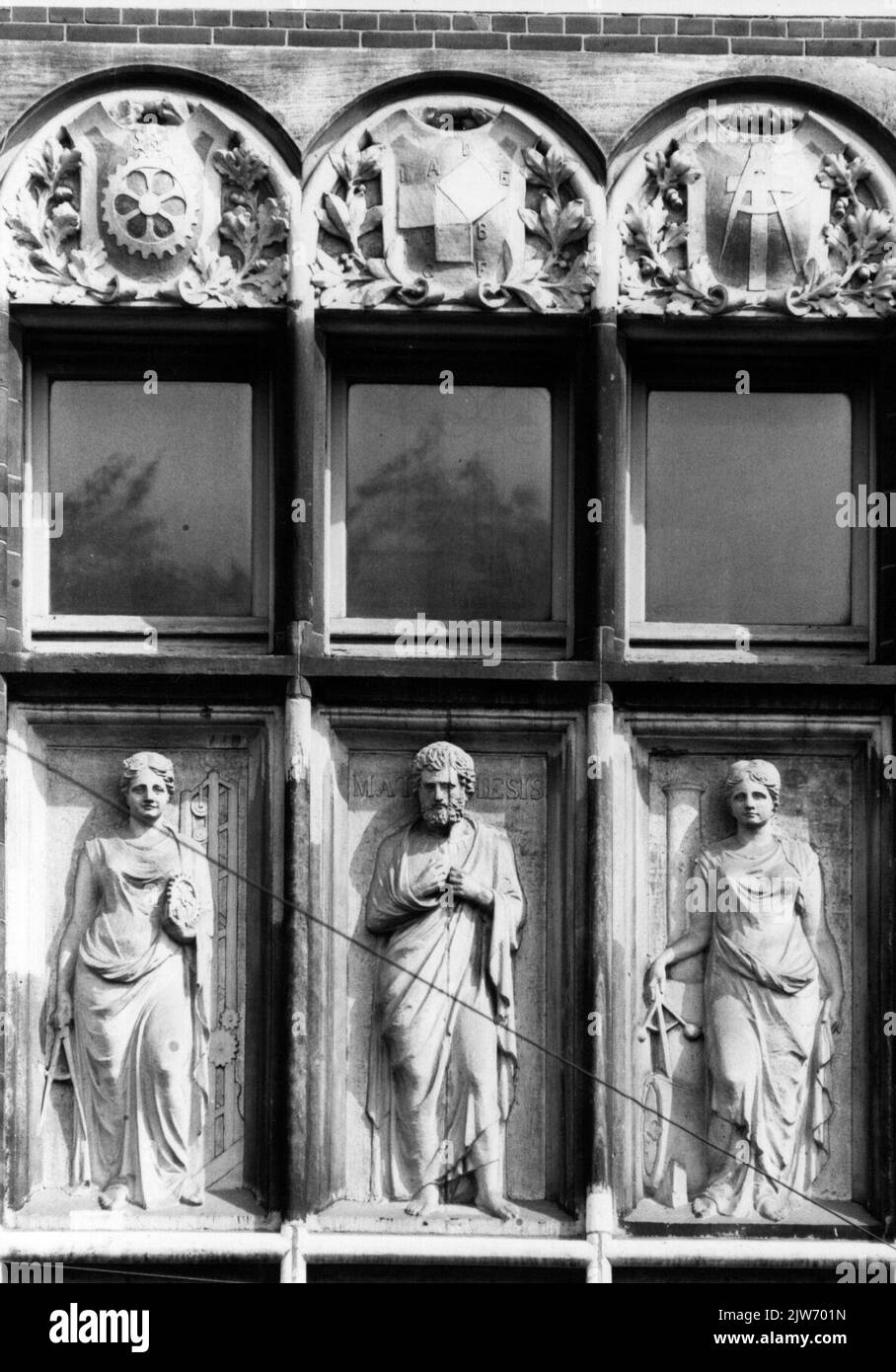 Mechanics statue Black and White Stock Photos & Images - Alamy