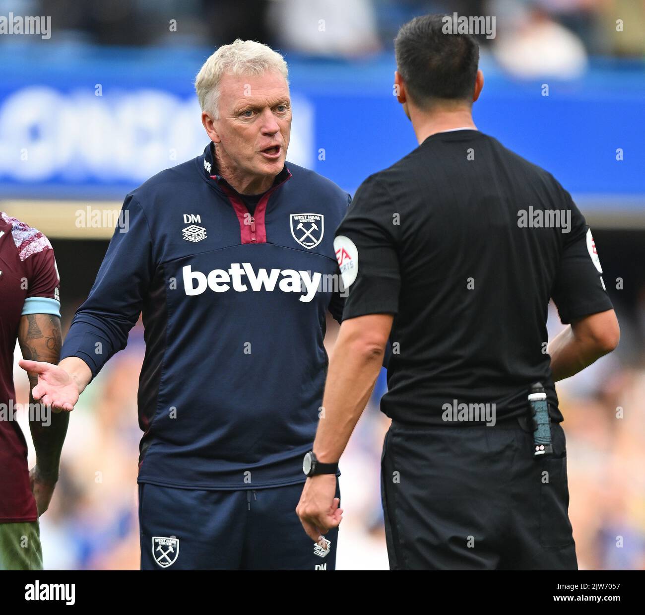 Football referee angry hi-res stock photography and images - Alamy