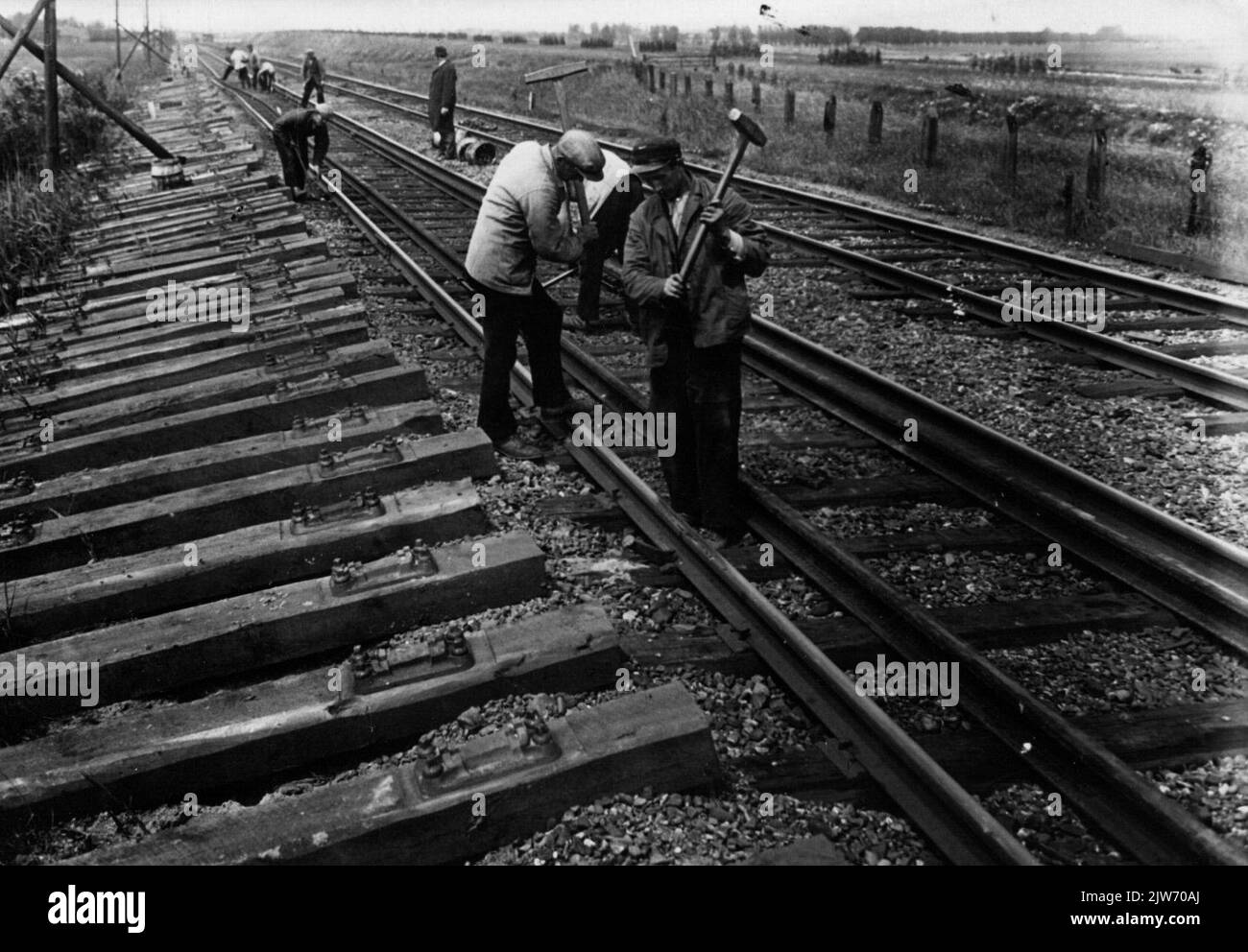 Workers during work construction Black and White Stock Photos & Images ...