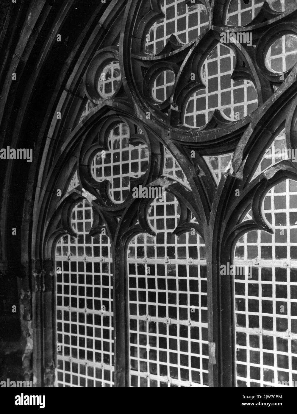 Image of the tracing in a window in the south façade of the Domkerk in ...