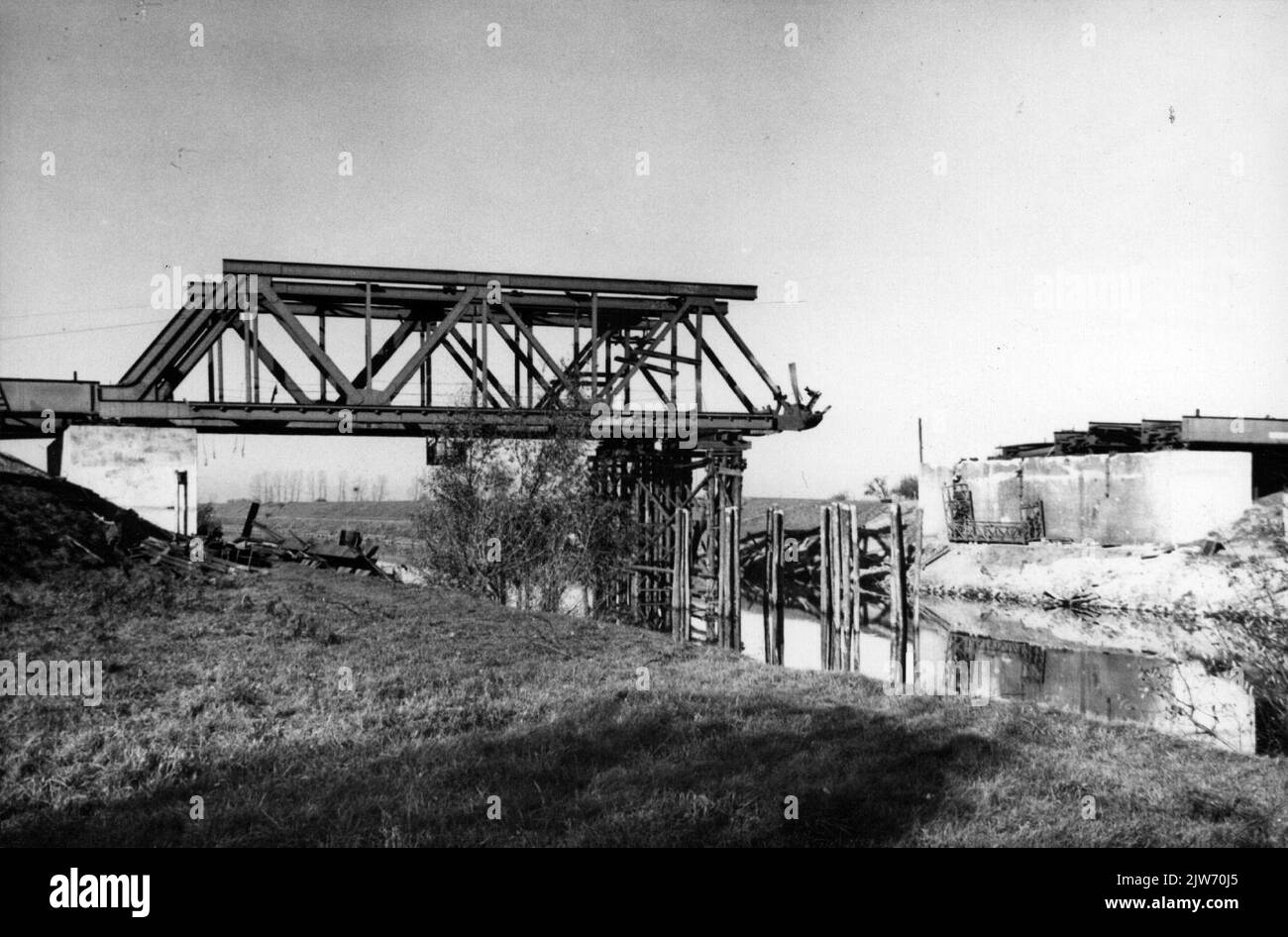 Steel bridge ruins over hi-res stock photography and images - Alamy