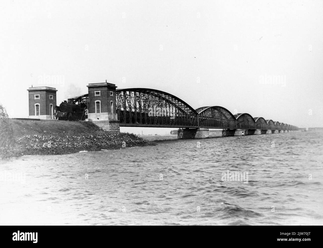 View of the railway bridge over the Hollands Diep in Moerdijk (Moerdijk ...