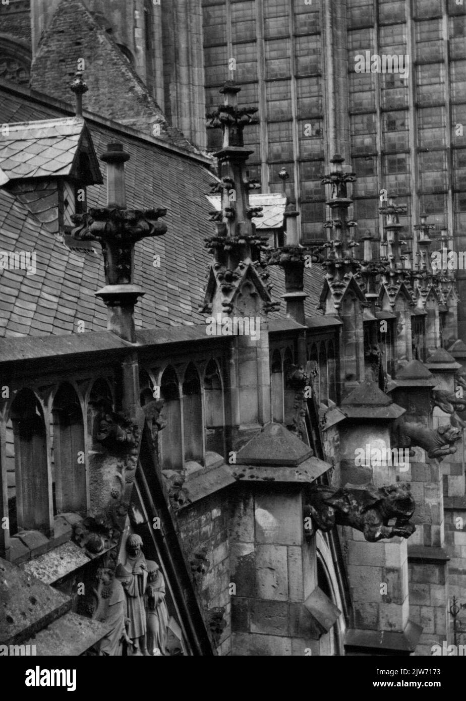 Image of the balustrade of the western arm of the crucifix of the ...