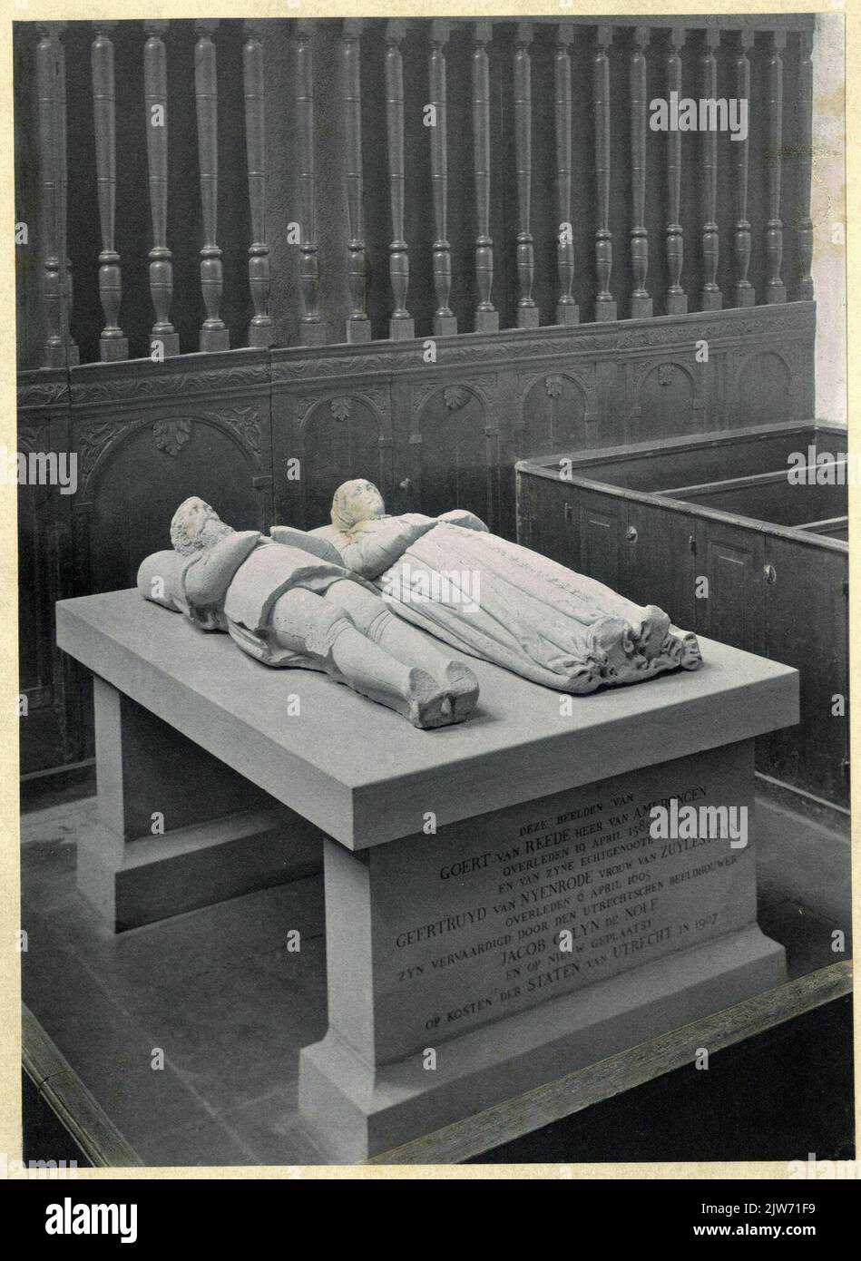 Interior of the St. Andrieskerk (Hof 16) in Amerongen: Graf monument of ...