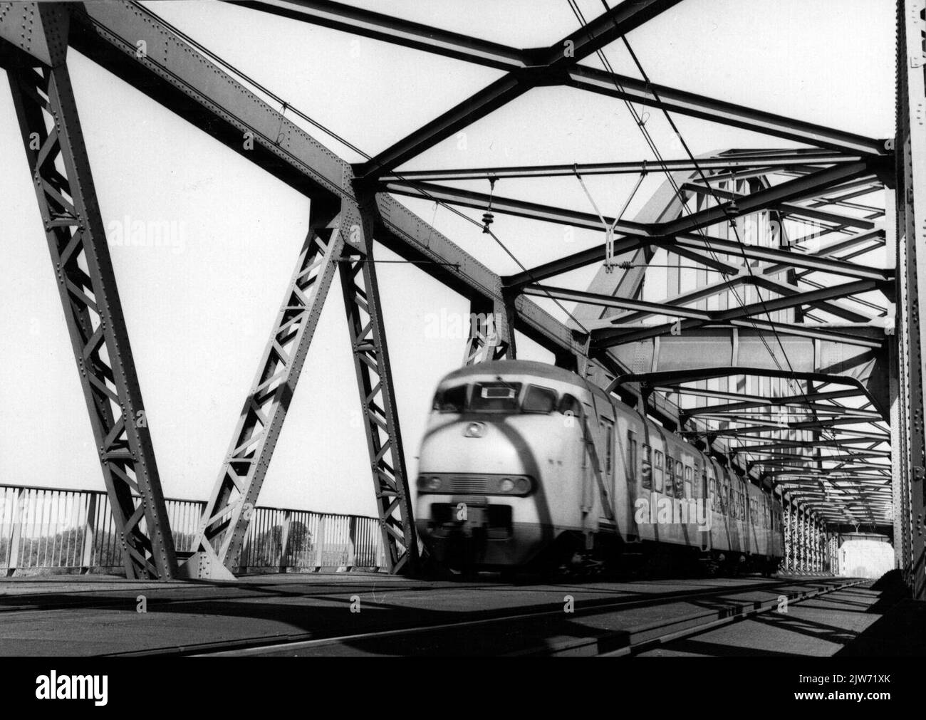 Image of an electric train set (Mat. 1964, plan P) of the N.S. On the ...