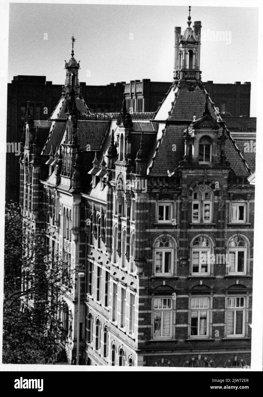 Upper part of a building Black and White Stock Photos & Images - Alamy