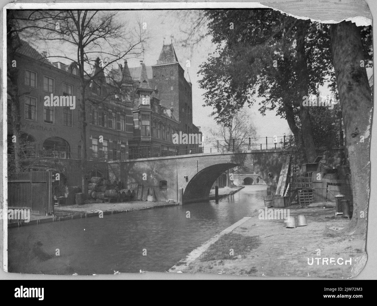 House on canal in Black and White Stock Photos & Images - Alamy