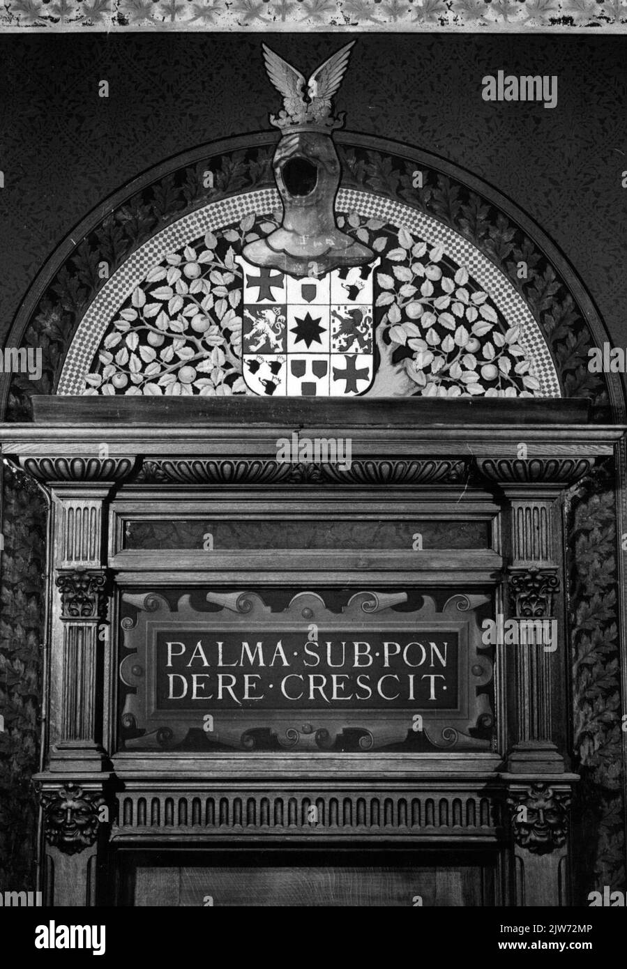 Image of the wall painting representing the coat of arms of Queen Emma ...