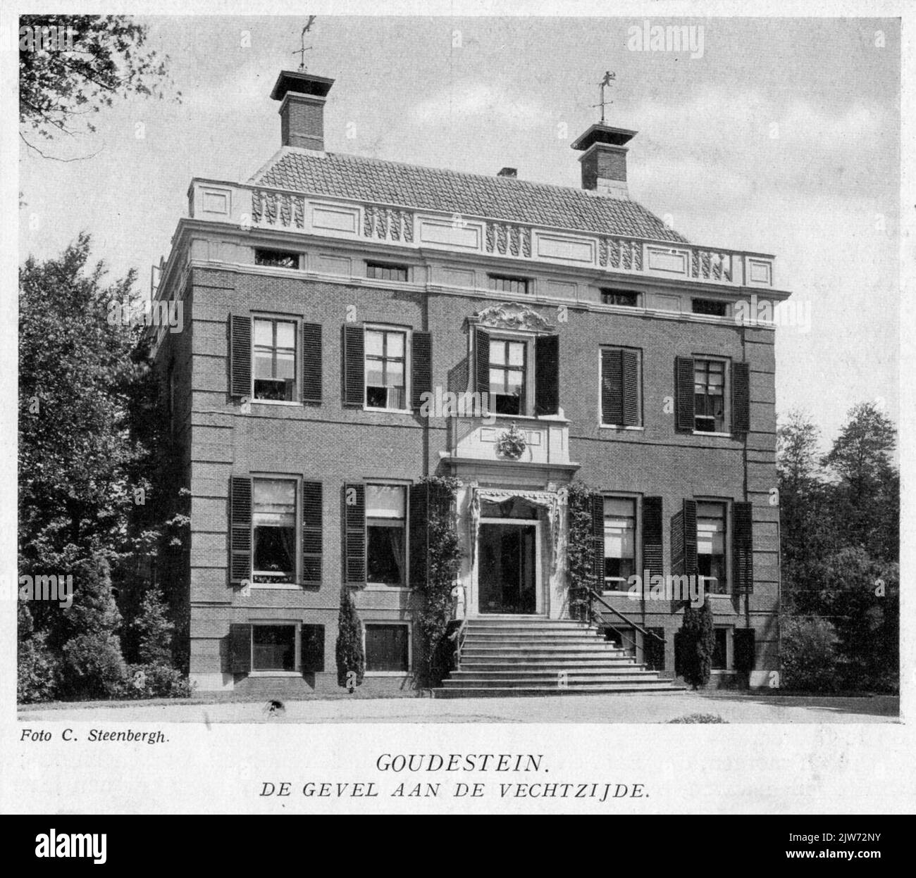 View of the facade of the Goudstein country house (Diependaalsedijk 19 ...