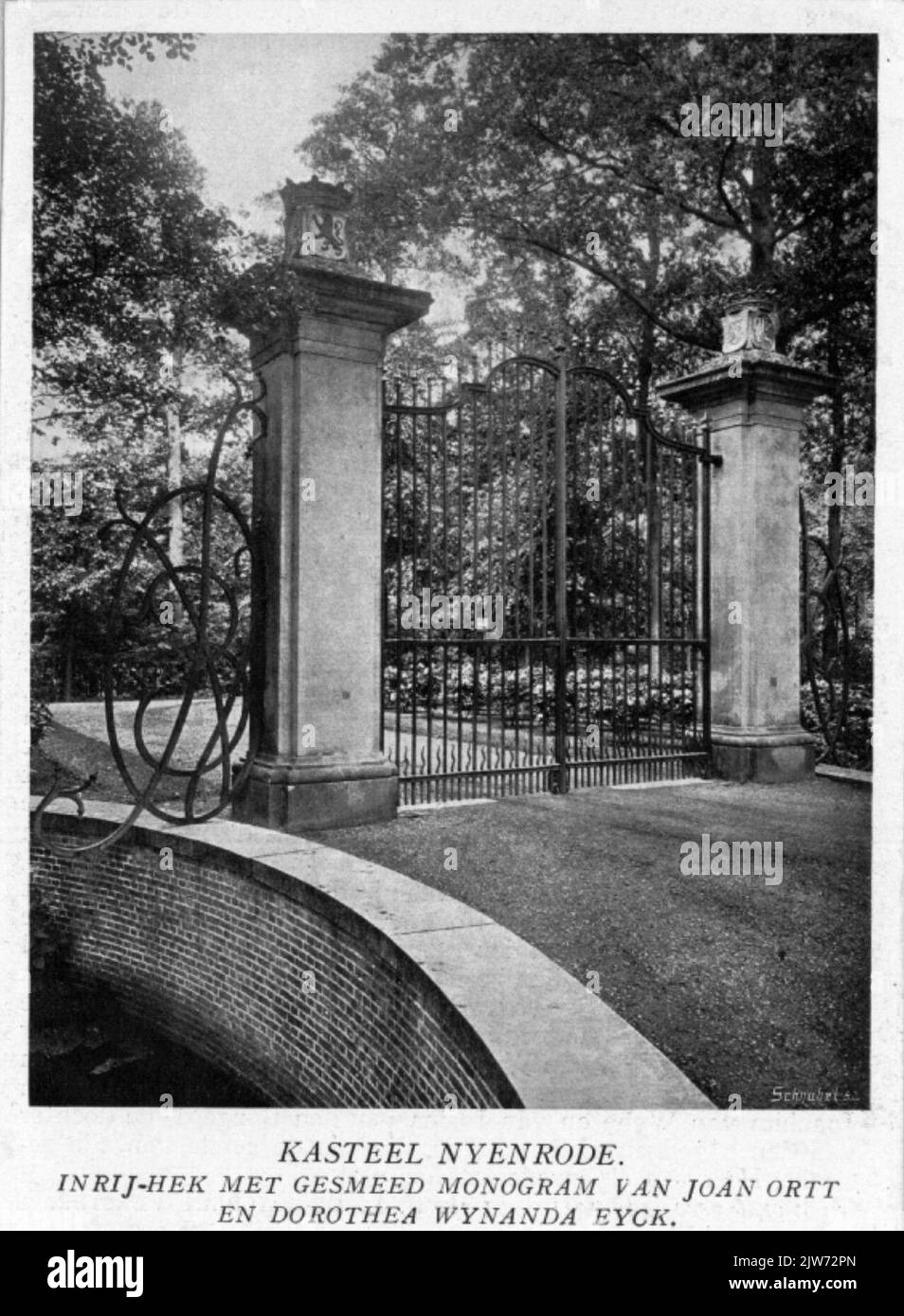 View of the front of the entry fence of the Nijenrode castle near ...